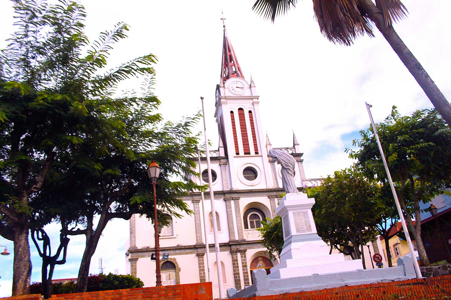 L’église Saint Laurent du Lamentin - Martinique Active